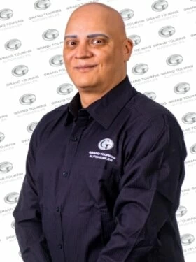 Meet our staff - Jaguar Toronto
